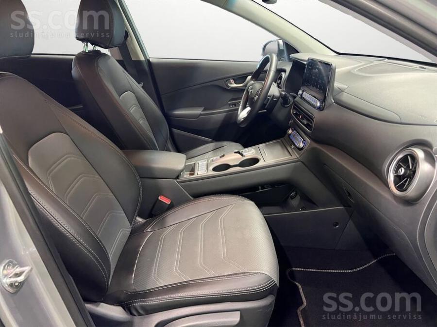 Grey Hyundai Kona 2022 in Riga, with an engine capacity of 0.00 L and mileage of 112 thousand km for 18990 €, photo 20 on AUTOMOTO.COM.LV