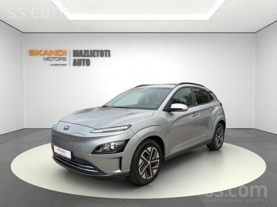 Grey Hyundai Kona 2022 in Riga, with an engine capacity of 0.00 L and mileage of 31 thousand km for 20990 €, photo 1 on AUTOMOTO.COM.LV