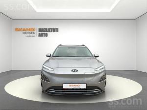 Grey Hyundai Kona 2022 in Riga, with an engine capacity of 0.00 L and mileage of 31 thousand km for 20990 €, photo 3 on AUTOMOTO.COM.LV