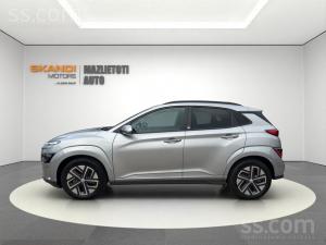 Grey Hyundai Kona 2022 in Riga, with an engine capacity of 0.00 L and mileage of 31 thousand km for 20990 €, photo 4 on AUTOMOTO.COM.LV