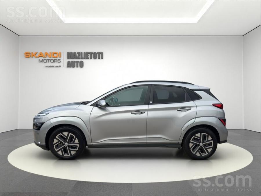 Grey Hyundai Kona 2022 in Riga, with an engine capacity of 0.00 L and mileage of 31 thousand km for 20990 €, photo 4 on AUTOMOTO.COM.LV