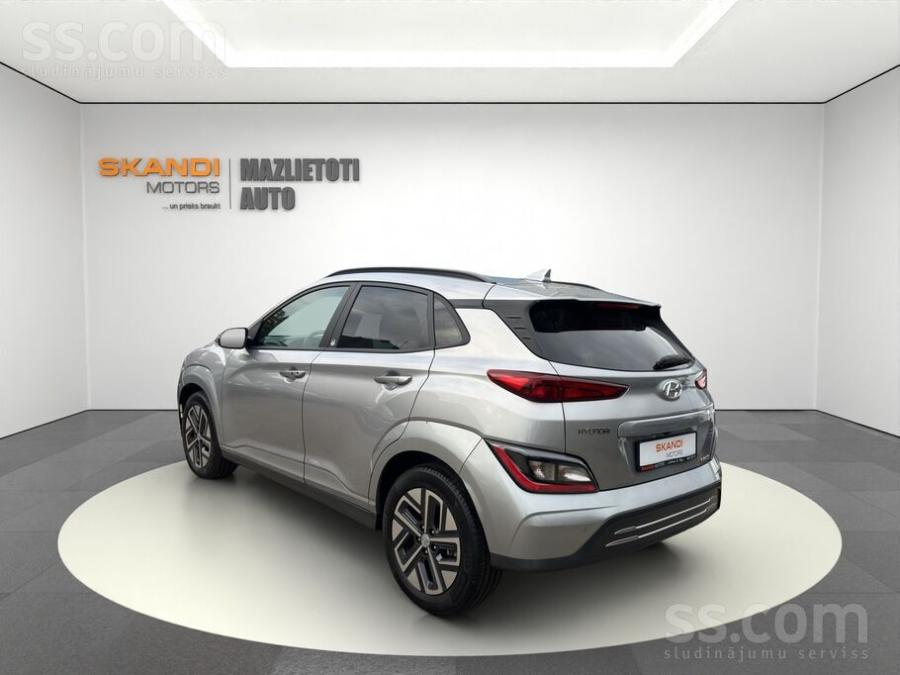Grey Hyundai Kona 2022 in Riga, with an engine capacity of 0.00 L and mileage of 31 thousand km for 20990 €, photo 5 on AUTOMOTO.COM.LV