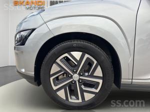 Grey Hyundai Kona 2022 in Riga, with an engine capacity of 0.00 L and mileage of 31 thousand km for 20990 €, photo 10 on AUTOMOTO.COM.LV