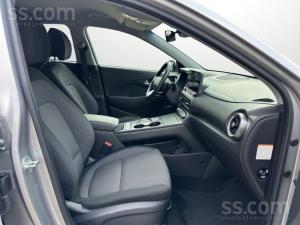 Grey Hyundai Kona 2022 in Riga, with an engine capacity of 0.00 L and mileage of 31 thousand km for 20990 €, photo 19 on AUTOMOTO.COM.LV