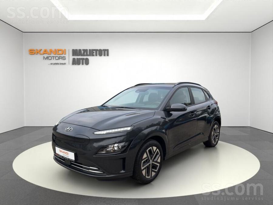 Pelēks Hyundai Kona 2022 Rīga, ar dzinēja tilpumu 1.60 L un nobraukumu 29 tūkst. km par 20990 €, foto 1 vietnē AUTOMOTO.COM.LV
