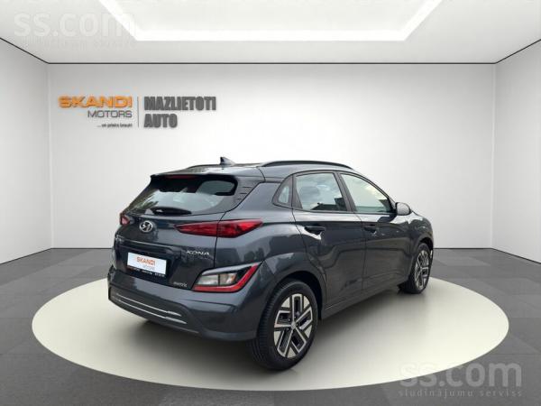 Hyundai Kona 2022 Rīga vietnē Pelēks Hyundai Kona 2022 Rīga, ar dzinēja tilpumu 1.60 L un nobraukumu 29 tūkst. km par 20990 €, foto 7 vietnē AUTOMOTO.COM.LV
