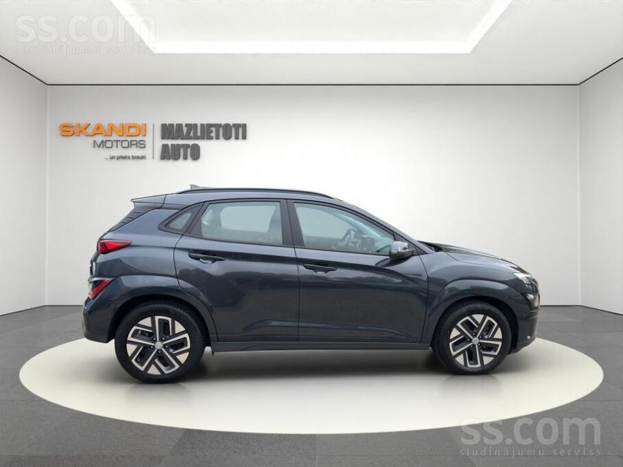 Pelēks Hyundai Kona 2022 Rīga, ar dzinēja tilpumu 1.60 L un nobraukumu 29 tūkst. km par 20990 €, foto 8 vietnē AUTOMOTO.COM.LV
