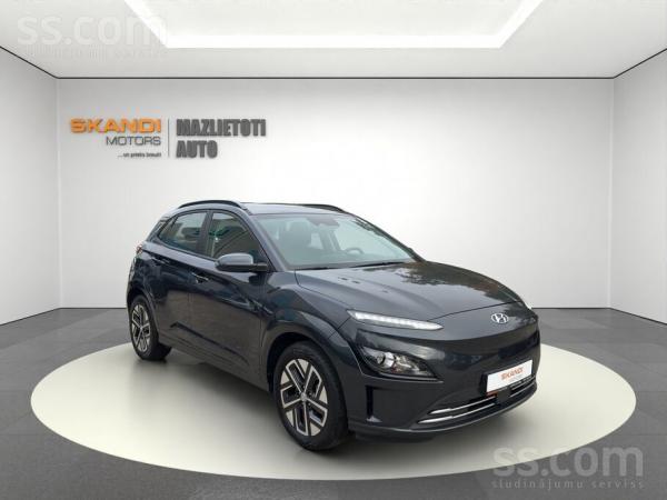 Hyundai Kona 2022 Rīga vietnē Pelēks Hyundai Kona 2022 Rīga, ar dzinēja tilpumu 1.60 L un nobraukumu 29 tūkst. km par 20990 €, foto 9 vietnē AUTOMOTO.COM.LV