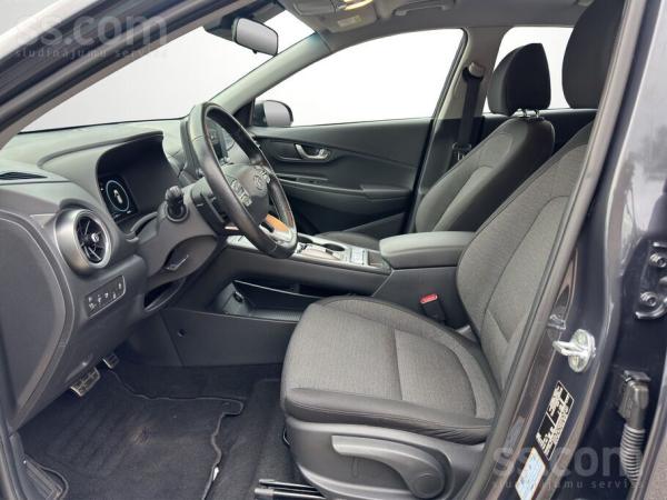 Hyundai Kona 2022 Rīga vietnē Pelēks Hyundai Kona 2022 Rīga, ar dzinēja tilpumu 1.60 L un nobraukumu 29 tūkst. km par 20990 €, foto 11 vietnē AUTOMOTO.COM.LV
