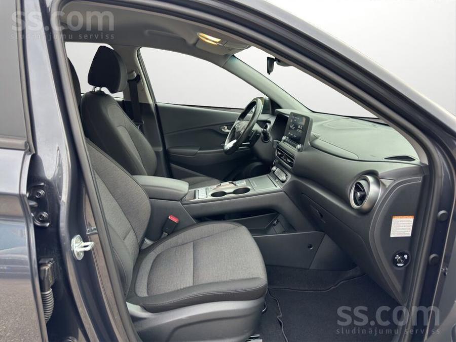 Pelēks Hyundai Kona 2022 Rīga, ar dzinēja tilpumu 1.60 L un nobraukumu 29 tūkst. km par 20990 €, foto 19 vietnē AUTOMOTO.COM.LV