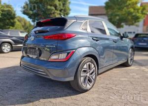 Grey Hyundai Kona 2023 in Riga, with an engine capacity of 0.00 L and mileage of 26 thousand km for 17200 €, photo 4 on AUTOMOTO.COM.LV