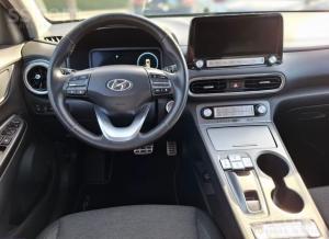 Grey Hyundai Kona 2023 in Riga, with an engine capacity of 0.00 L and mileage of 26 thousand km for 17200 €, photo 10 on AUTOMOTO.COM.LV
