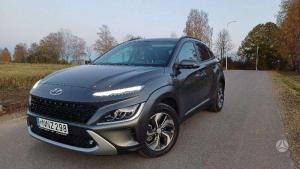 Grey Hyundai Kona 2023 in Vilnius, with an engine capacity of 1.58 L and mileage of 12 thousand km for 16600 €, photo  on AUTOMOTO.COM.LV