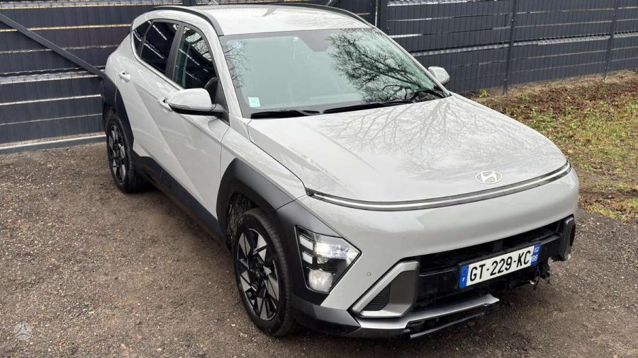 Grey Hyundai Kona 2023 in Jonava, with an engine capacity of 1.60 L and mileage of 36 thousand km for 17500 €, photo 1 on AUTOMOTO.COM.LV