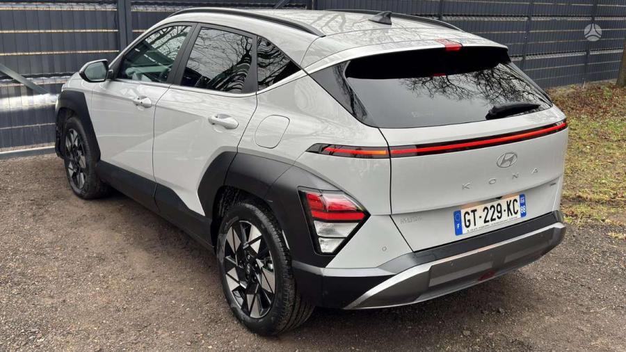 Grey Hyundai Kona 2023 in Jonava, with an engine capacity of 1.60 L and mileage of 36 thousand km for 17500 €, photo 13 on AUTOMOTO.COM.LV