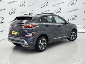 Grey Hyundai Kona 2023 in Vilnius, with an engine capacity of 1.58 L and mileage of 14 thousand km for 17900 €, photo 4 on AUTOMOTO.COM.LV
