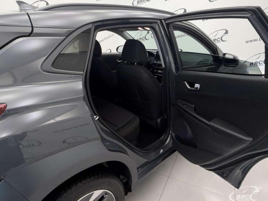 Grey Hyundai Kona 2023 in Vilnius, with an engine capacity of 1.58 L and mileage of 14 thousand km for 17900 €, photo 14 on AUTOMOTO.COM.LV