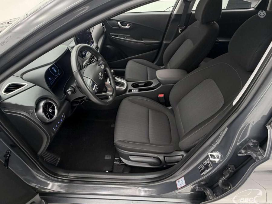 Grey Hyundai Kona 2023 in Vilnius, with an engine capacity of 1.58 L and mileage of 14 thousand km for 17900 €, photo 22 on AUTOMOTO.COM.LV