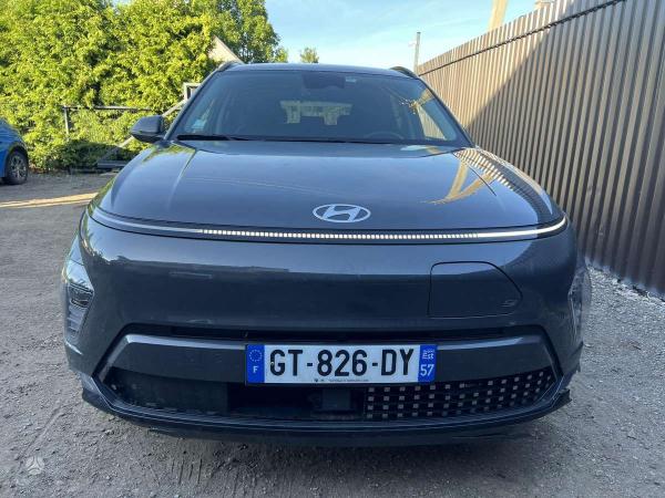 Grey Hyundai Kona 2023 in Kaunas, with an engine capacity of 0.00 L and mileage of 49 thousand km for 16200 €, photo 1 on AUTOMOTO.COM.LV