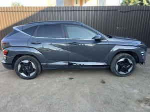 Grey Hyundai Kona 2023 in Kaunas, with an engine capacity of 0.00 L and mileage of 49 thousand km for 16200 €, photo 5 on AUTOMOTO.COM.LV