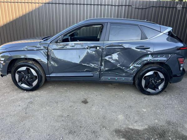Grey Hyundai Kona 2023 in Kaunas, with an engine capacity of 0.00 L and mileage of 49 thousand km for 16200 €, photo 5 on AUTOMOTO.COM.LV