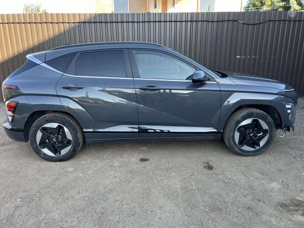 Pelēks Hyundai Kona 2023 Kauņa, ar dzinēja tilpumu 0.00 L un nobraukumu 49 tūkst. km par 15999 €, foto 4 vietnē AUTOMOTO.COM.LV