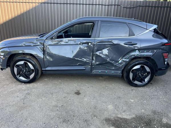 Pelēks Hyundai Kona 2023 Kauņa, ar dzinēja tilpumu 0.00 L un nobraukumu 49 tūkst. km par 15999 €, foto 5 vietnē AUTOMOTO.COM.LV