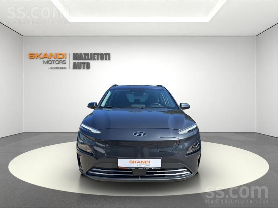 Pelēks Hyundai Kona 2023 Rīga, ar dzinēja tilpumu 0.00 L un nobraukumu 35 tūkst. km par 20990 €, foto 3 vietnē AUTOMOTO.COM.LV