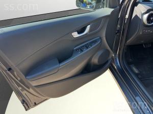 Pelēks Hyundai Kona 2023 Rīga, ar dzinēja tilpumu 0.00 L un nobraukumu 35 tūkst. km par 20990 €, foto 13 vietnē AUTOMOTO.COM.LV
