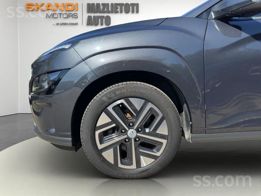 Pelēks Hyundai Kona 2023 Rīga, ar dzinēja tilpumu 0.00 L un nobraukumu 35 tūkst. km par 20990 €, foto 19 vietnē AUTOMOTO.COM.LV