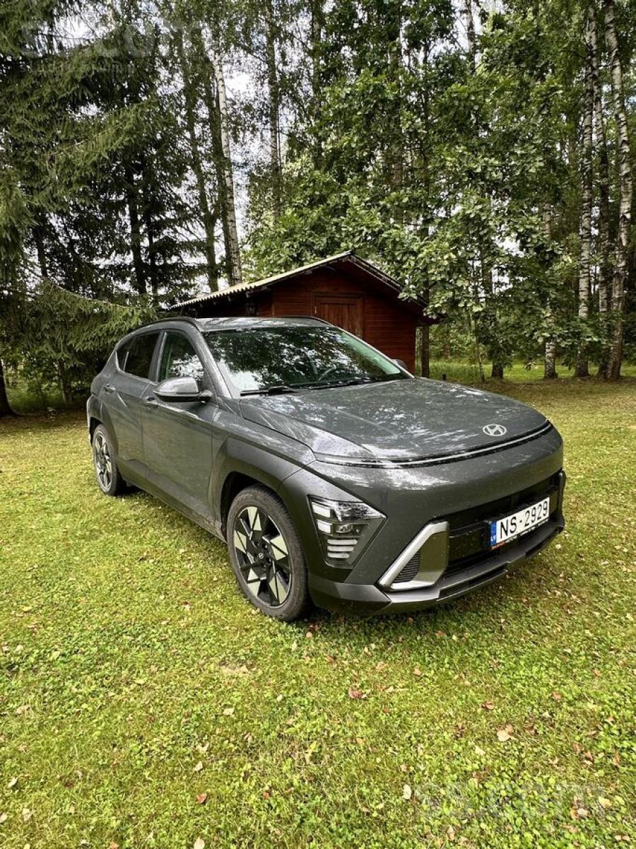 Pelēks Hyundai Kona 2023 Rīga, ar dzinēja tilpumu 1.60 L un nobraukumu 80 tūkst. km par 26490 €, foto 3 vietnē AUTOMOTO.COM.LV
