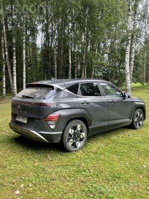 Pelēks Hyundai Kona 2023 Rīga, ar dzinēja tilpumu 1.60 L un nobraukumu 80 tūkst. km par 26490 €, foto 4 vietnē AUTOMOTO.COM.LV