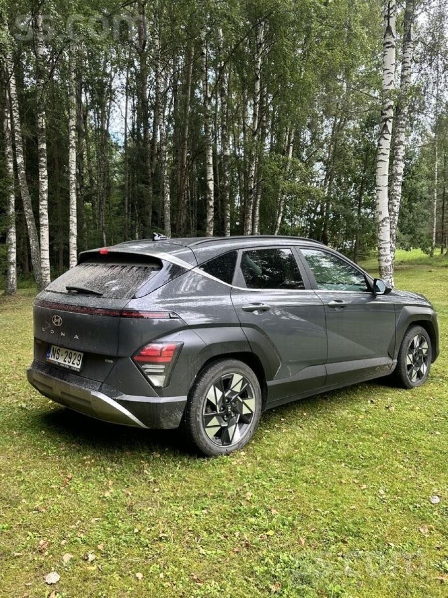 Pelēks Hyundai Kona 2023 Rīga, ar dzinēja tilpumu 1.60 L un nobraukumu 80 tūkst. km par 26490 €, foto 4 vietnē AUTOMOTO.COM.LV