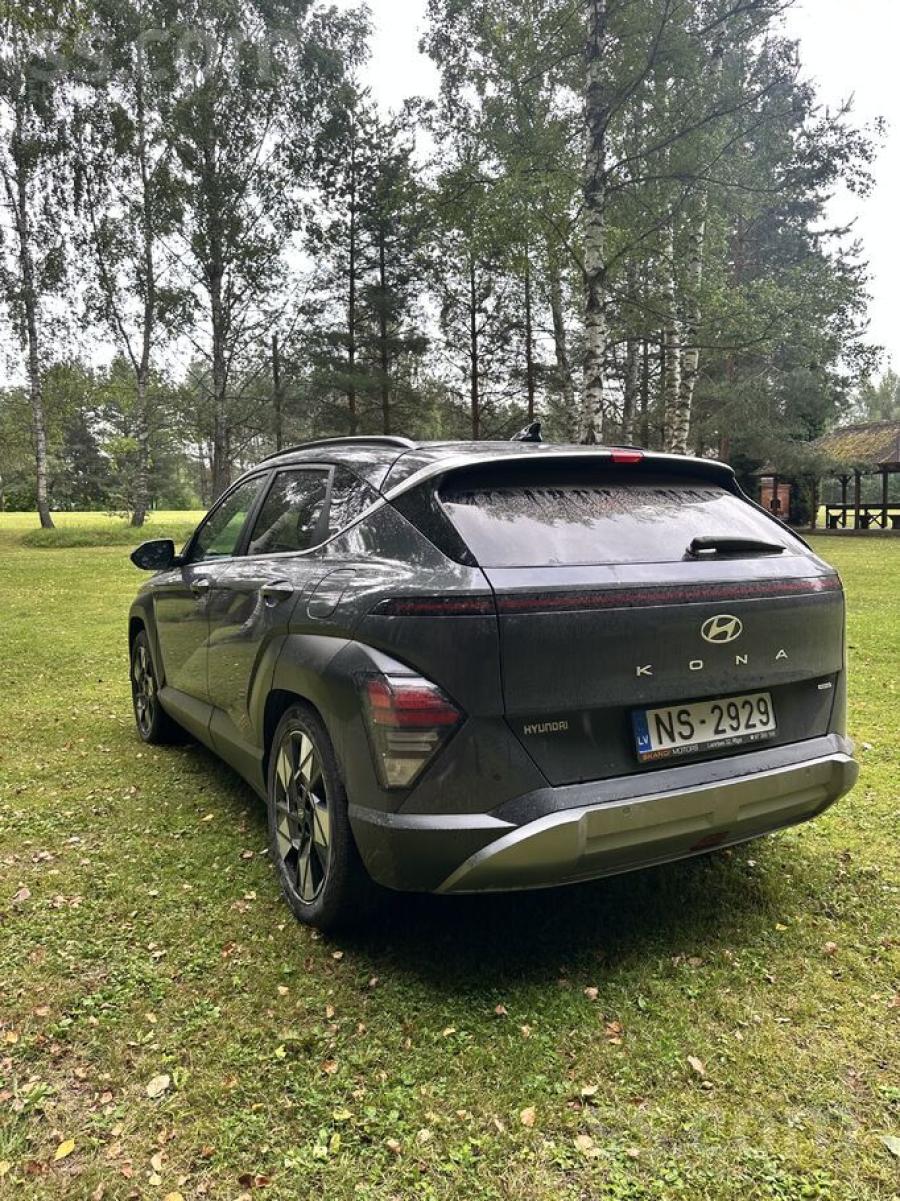 Pelēks Hyundai Kona 2023 Rīga, ar dzinēja tilpumu 1.60 L un nobraukumu 80 tūkst. km par 26490 €, foto 5 vietnē AUTOMOTO.COM.LV