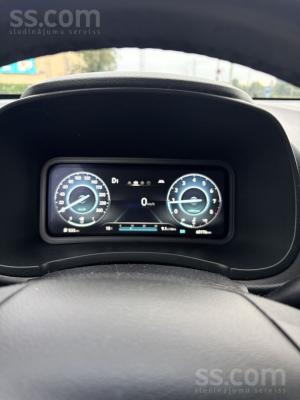 Grey Hyundai Kona 2023 in Riga, with an engine capacity of 1.00 L and mileage of 60 thousand km for 15000 €, photo 5 on AUTOMOTO.COM.LV