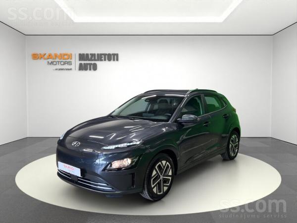 Pelēks Hyundai Kona 2023 Rīga, ar dzinēja tilpumu 2.00 L un nobraukumu 29 tūkst. km par 20990 €, foto 1 vietnē AUTOMOTO.COM.LV