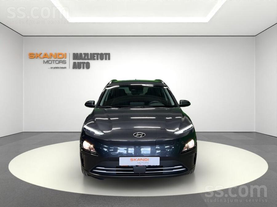 Grey Hyundai Kona 2023 in Riga, with an engine capacity of 2.00 L and mileage of 29 thousand km for 20990 €, photo 3 on AUTOMOTO.COM.LV
