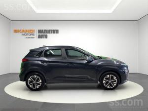 Grey Hyundai Kona 2023 in Riga, with an engine capacity of 2.00 L and mileage of 29 thousand km for 20990 €, photo 8 on AUTOMOTO.COM.LV