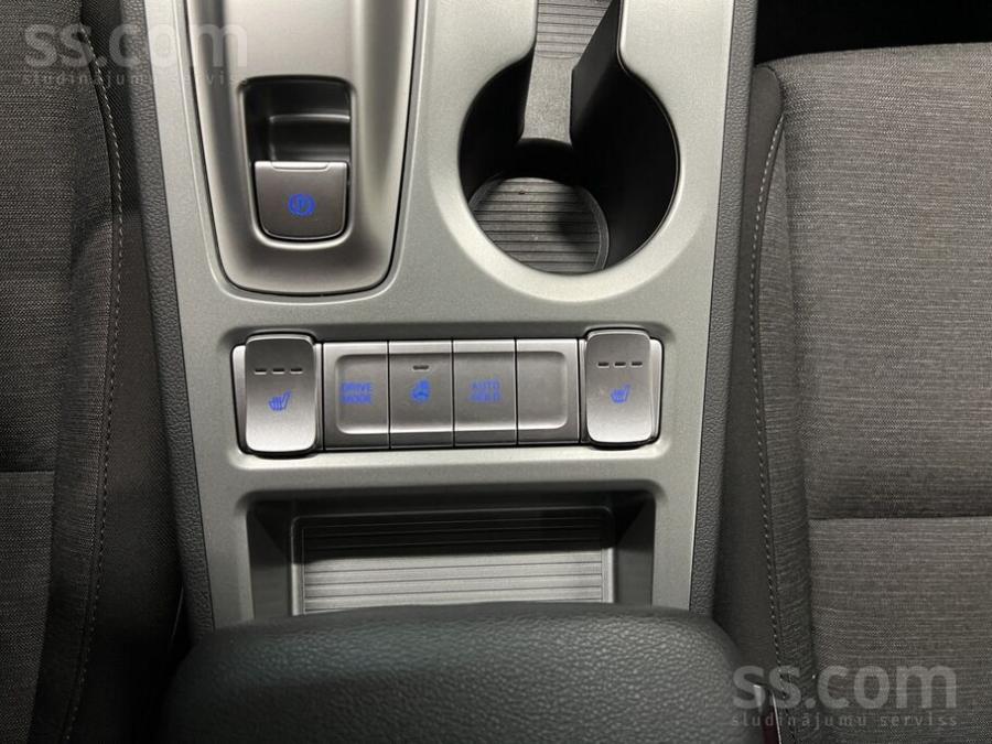Grey Hyundai Kona 2023 in Riga, with an engine capacity of 2.00 L and mileage of 29 thousand km for 20990 €, photo 17 on AUTOMOTO.COM.LV