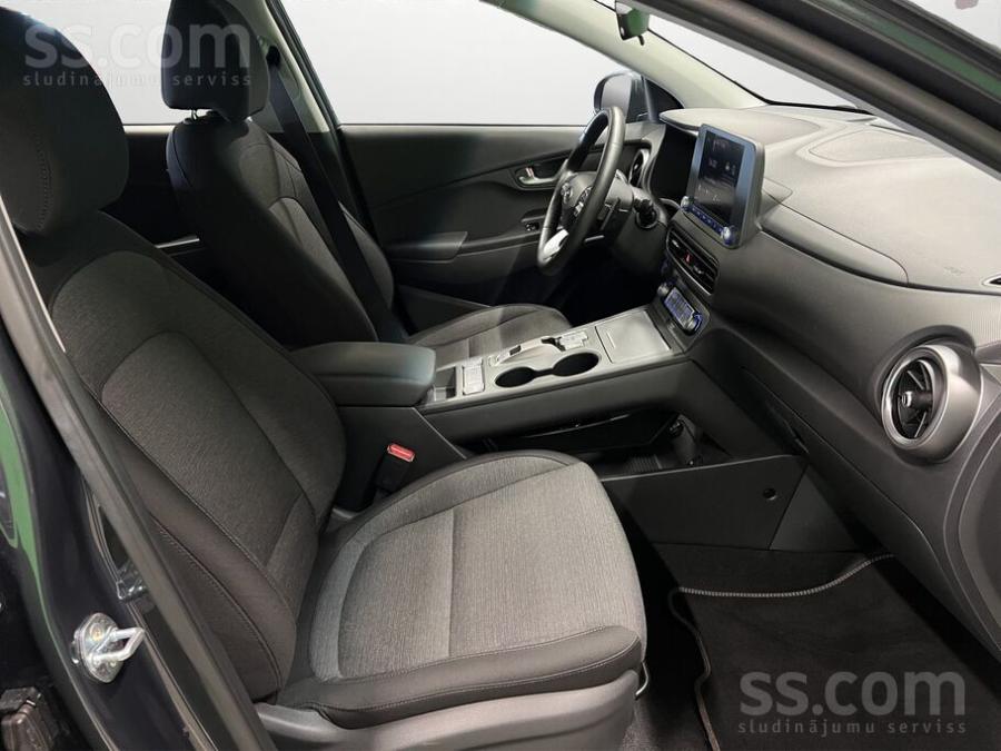 Grey Hyundai Kona 2023 in Riga, with an engine capacity of 2.00 L and mileage of 29 thousand km for 20990 €, photo 19 on AUTOMOTO.COM.LV