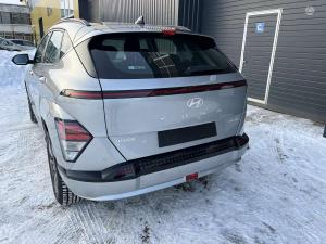 Pelēks Hyundai Kona 2024 Alīta, ar dzinēja tilpumu 0.00 L un nobraukumu 17 tūkst. km par 22600 €, foto 8 vietnē AUTOMOTO.COM.LV