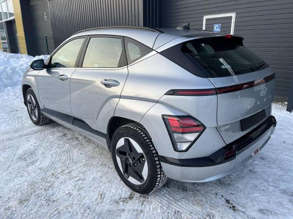 Pelēks Hyundai Kona 2024 Alīta, ar dzinēja tilpumu 0.00 L un nobraukumu 17 tūkst. km par 22600 €, foto 9 vietnē AUTOMOTO.COM.LV