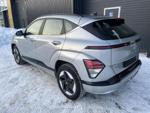 Pelēks Hyundai Kona 2024 Alīta, ar dzinēja tilpumu 0.00 L un nobraukumu 17 tūkst. km par 22600 €, foto 9 vietnē AUTOMOTO.COM.LV