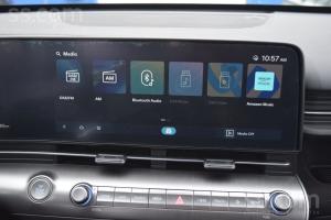 Pelēks Hyundai Kona 2024 Rīga, ar dzinēja tilpumu 0.00 L un nobraukumu 15 tūkst. km par 26000 €, foto 9 vietnē AUTOMOTO.COM.LV