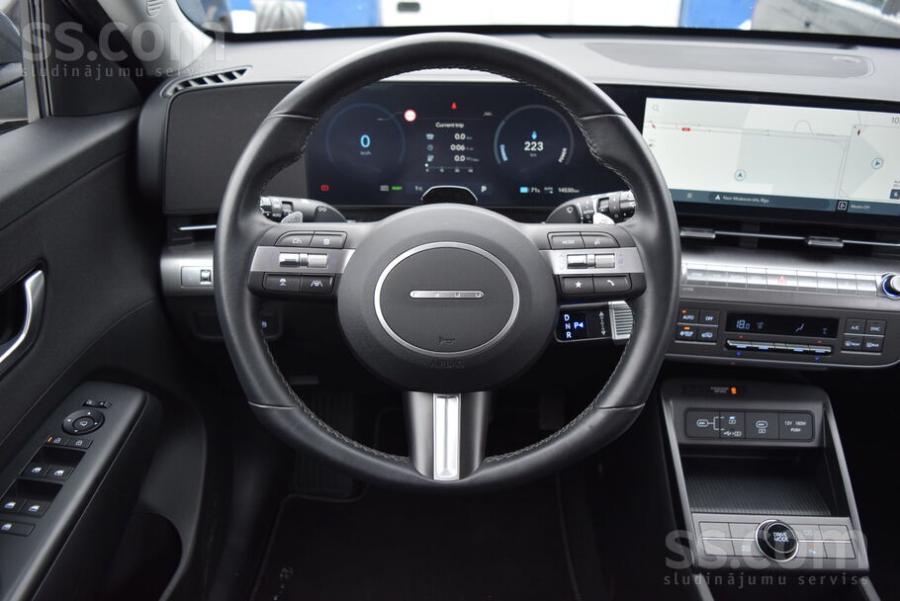 Pelēks Hyundai Kona 2024 Rīga, ar dzinēja tilpumu 0.00 L un nobraukumu 15 tūkst. km par 26000 €, foto 12 vietnē AUTOMOTO.COM.LV