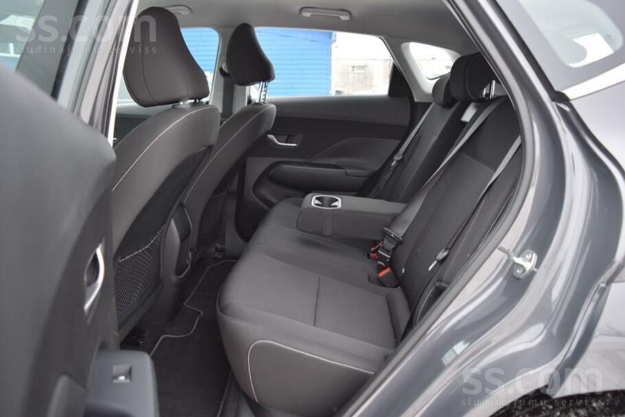 Pelēks Hyundai Kona 2024 Rīga, ar dzinēja tilpumu 0.00 L un nobraukumu 15 tūkst. km par 26000 €, foto 15 vietnē AUTOMOTO.COM.LV