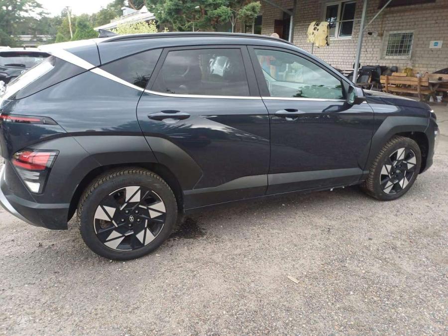Pelēks Hyundai Kona 2024 Viļņa, ar dzinēja tilpumu 1.60 L un nobraukumu 59 tūkst. km par 24000 €, foto 4 vietnē AUTOMOTO.COM.LV