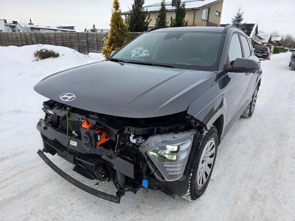 Pelēks Hyundai Kona 2025 Šauļi, ar dzinēja tilpumu 0.00 L un nobraukumu 33 tūkst. km par 18250 €, foto 2 vietnē AUTOMOTO.COM.LV