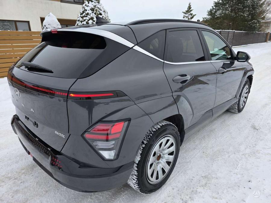 Grey Hyundai Kona 2025 in Siauliai, with an engine capacity of 0.00 L and mileage of 33 thousand km for 18250 €, photo 5 on AUTOMOTO.COM.LV