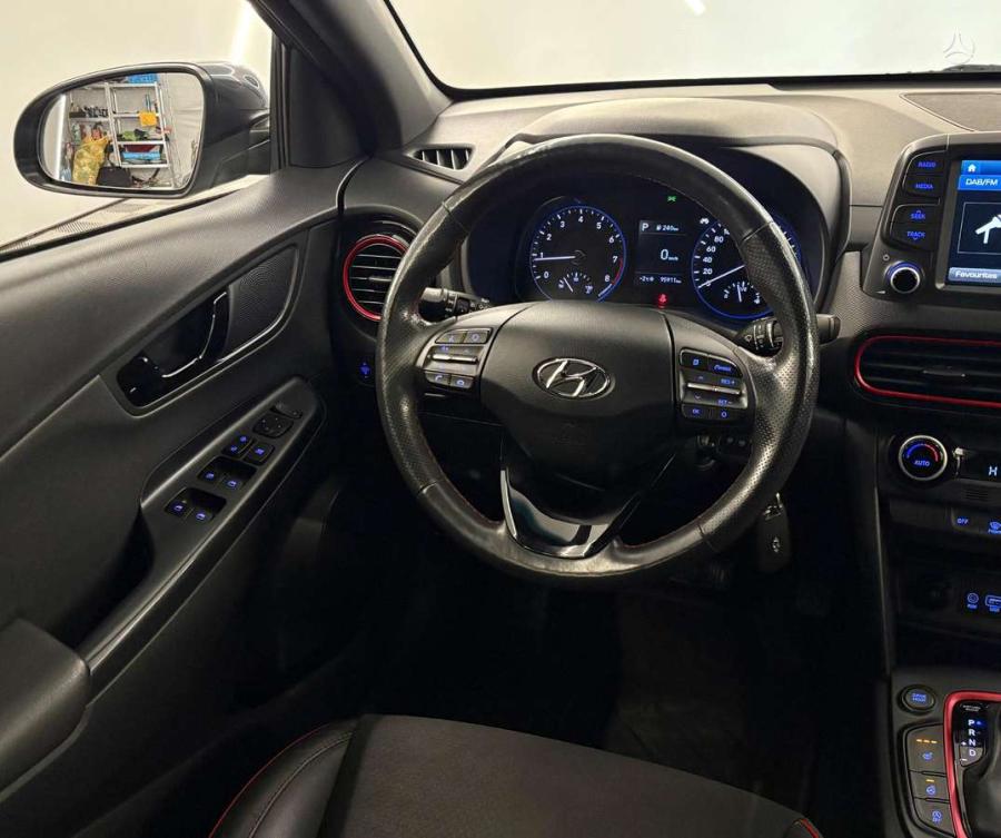 Pelēks Hyundai Kona 2018 Marijampole, ar dzinēja tilpumu 1.59 L un nobraukumu 96 tūkst. km par 14500 €, foto 13 vietnē AUTOMOTO.COM.LV